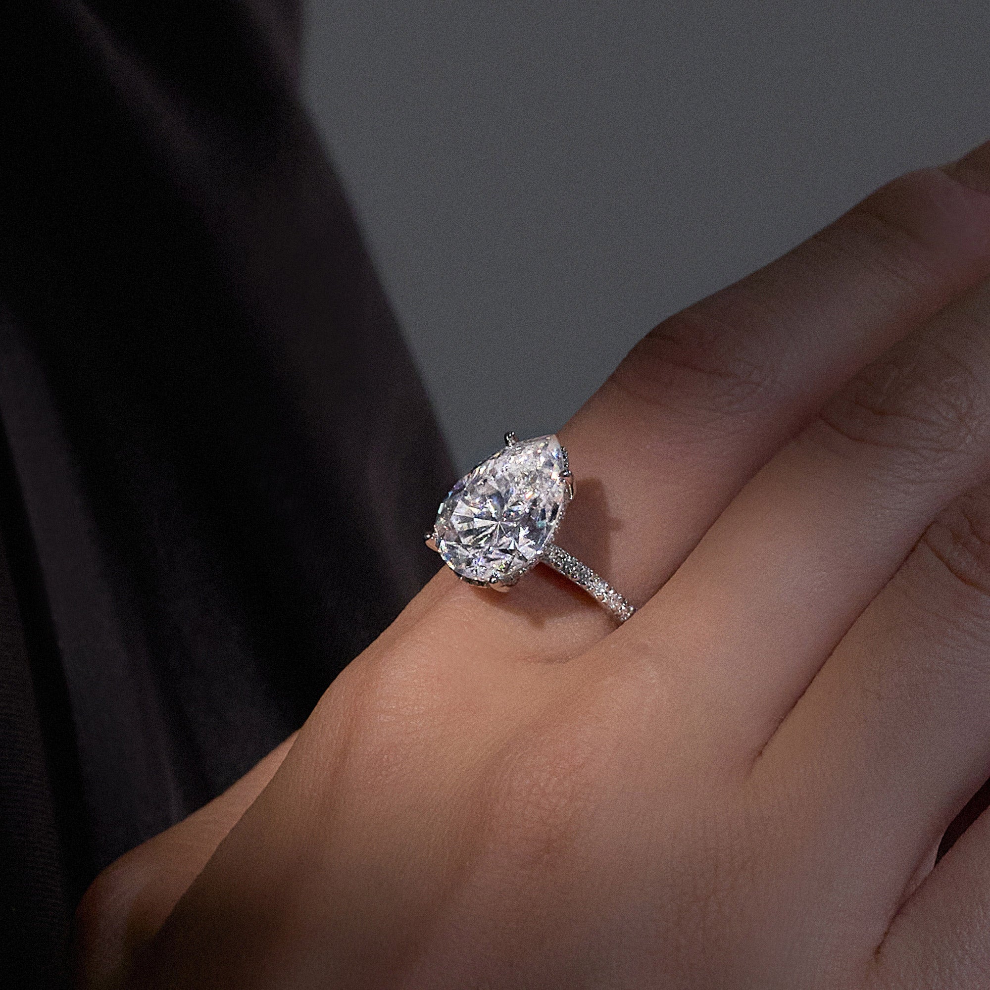 Why Pear-Shaped Engagement Rings Stand Out? – EPI Jewelry